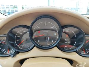 Black Porsche Cayenne 2012 in Klaipeda, with an engine capacity of 2.97 L and mileage of 272 thousand km for 13000 €, photo 29 on AUTOMOTO.COM.LV