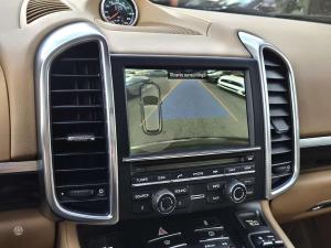 Black Porsche Cayenne 2012 in Vilnius, with an engine capacity of 4.81 L and mileage of 311 thousand km for 7450 €, photo 20 on AUTOMOTO.COM.LV