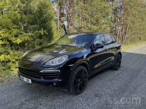 Melns Porsche Cayenne 2012 Aizkraukle, ar dzinēja tilpumu 3.00 L un nobraukumu 240 tūkst. km par 18500 €, foto 1 vietnē AUTOMOTO.COM.LV