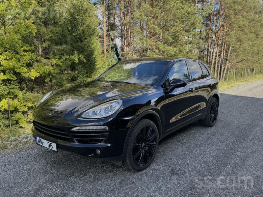 Melns Porsche Cayenne 2012 Aizkraukle, ar dzinēja tilpumu 3.00 L un nobraukumu 240 tūkst. km par 18500 €, foto 1 vietnē AUTOMOTO.COM.LV