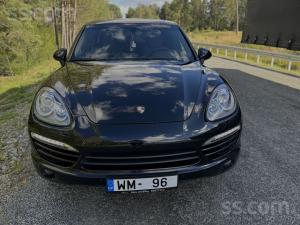 Melns Porsche Cayenne 2012 Aizkraukle, ar dzinēja tilpumu 3.00 L un nobraukumu 240 tūkst. km par 18500 €, foto 4 vietnē AUTOMOTO.COM.LV