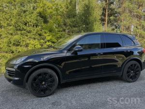 Melns Porsche Cayenne 2012 Aizkraukle, ar dzinēja tilpumu 3.00 L un nobraukumu 240 tūkst. km par 18500 €, foto 5 vietnē AUTOMOTO.COM.LV