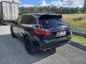 Melns Porsche Cayenne 2012 Aizkraukle, ar dzinēja tilpumu 3.00 L un nobraukumu 240 tūkst. km par 18500 €, foto 6 vietnē AUTOMOTO.COM.LV