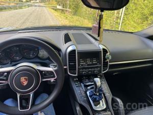 Melns Porsche Cayenne 2012 Aizkraukle, ar dzinēja tilpumu 3.00 L un nobraukumu 240 tūkst. km par 18500 €, foto 7 vietnē AUTOMOTO.COM.LV