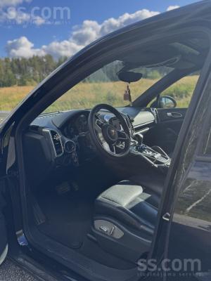 Melns Porsche Cayenne 2012 Aizkraukle, ar dzinēja tilpumu 3.00 L un nobraukumu 240 tūkst. km par 18500 €, foto 11 vietnē AUTOMOTO.COM.LV