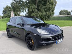Black Porsche Cayenne 2012 in Riga, with an engine capacity of 3.00 L and mileage of 0 thousand km for 13750 €, photo 4 on AUTOMOTO.COM.LV