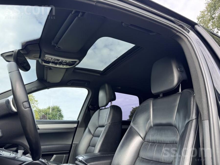 Black Porsche Cayenne 2012 in Riga, with an engine capacity of 3.00 L and mileage of 0 thousand km for 13750 €, photo 11 on AUTOMOTO.COM.LV