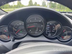 Black Porsche Cayenne 2012 in Riga, with an engine capacity of 3.00 L and mileage of 0 thousand km for 13750 €, photo 19 on AUTOMOTO.COM.LV