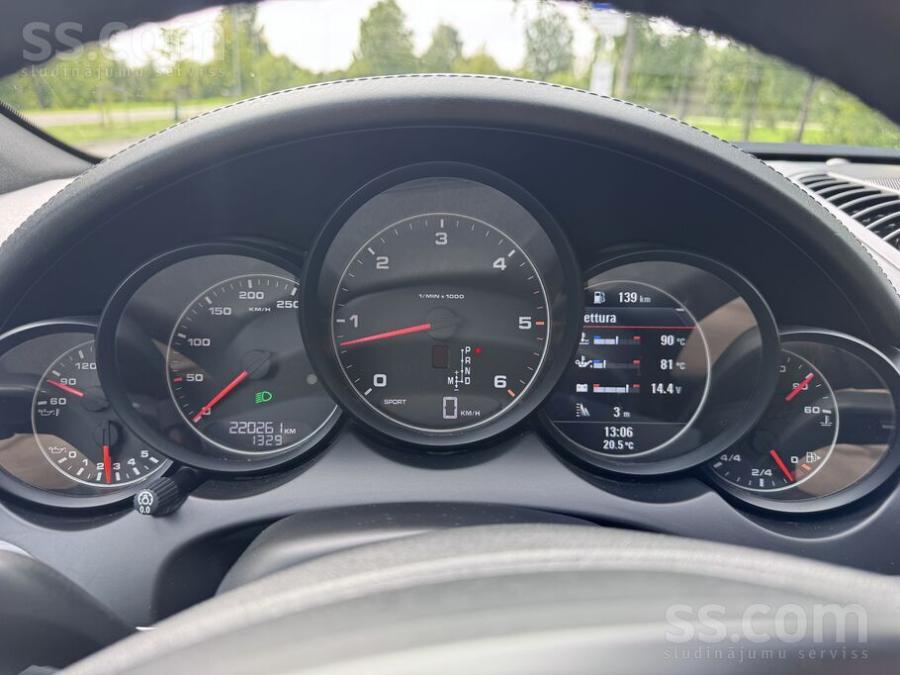 Black Porsche Cayenne 2012 in Riga, with an engine capacity of 3.00 L and mileage of 0 thousand km for 13750 €, photo 19 on AUTOMOTO.COM.LV