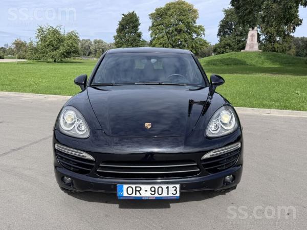 Melns Porsche Cayenne 2012 Rīga, ar dzinēja tilpumu 3.00 L un nobraukumu 0 tūkst. km par 13750 €, foto 3 vietnē AUTOMOTO.COM.LV