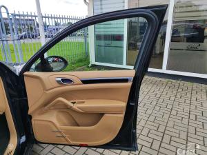 Melns Porsche Cayenne 2012 Klaipėda, ar dzinēja tilpumu 2.97 L un nobraukumu 272 tūkst. km par 12800 €, foto 8 vietnē AUTOMOTO.COM.LV