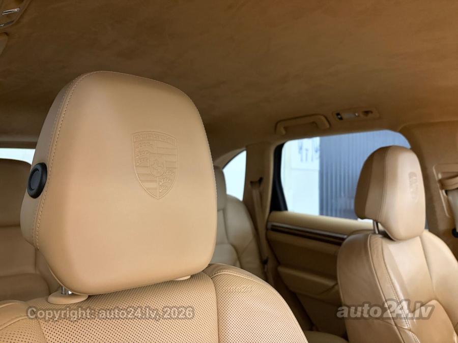 Черный Порше Каен 2012 в Таллин, объемом двигателя 4.80 л и пробегом 160 тыс. км за 19900 €, фото 13 на AUTOMOTO.COM.LV