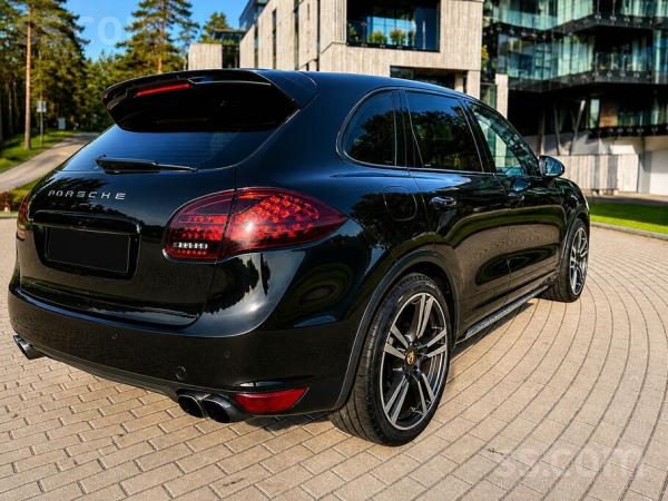 Melns Porsche Cayenne 2012 Rīga, ar dzinēja tilpumu 3.00 L un nobraukumu 138 tūkst. km par 21500 €, foto 5 vietnē AUTOMOTO.COM.LV