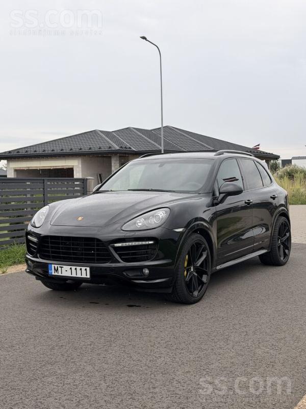 Melns Porsche Cayenne 2012 Rīga, ar dzinēja tilpumu 3.00 L un nobraukumu 266 tūkst. km par 25000 €, foto 4 vietnē AUTOMOTO.COM.LV
