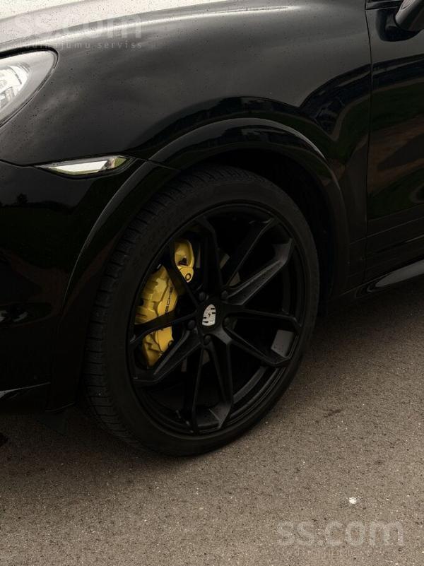 Melns Porsche Cayenne 2012 Rīga, ar dzinēja tilpumu 3.00 L un nobraukumu 266 tūkst. km par 25000 €, foto 6 vietnē AUTOMOTO.COM.LV
