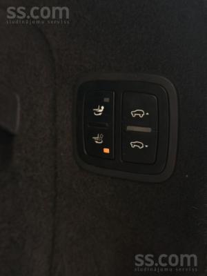 Black Porsche Cayenne 2012 in Riga, with an engine capacity of 3.00 L and mileage of 266 thousand km for 25000 €, photo 12 on AUTOMOTO.COM.LV