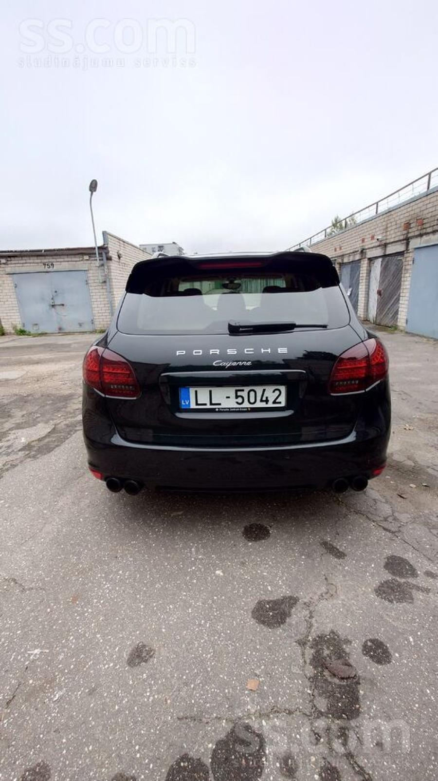 Melns Porsche Cayenne 2012 Rīga, ar dzinēja tilpumu 3.00 L un nobraukumu 220 tūkst. km par 14950 €, foto 5 vietnē AUTOMOTO.COM.LV