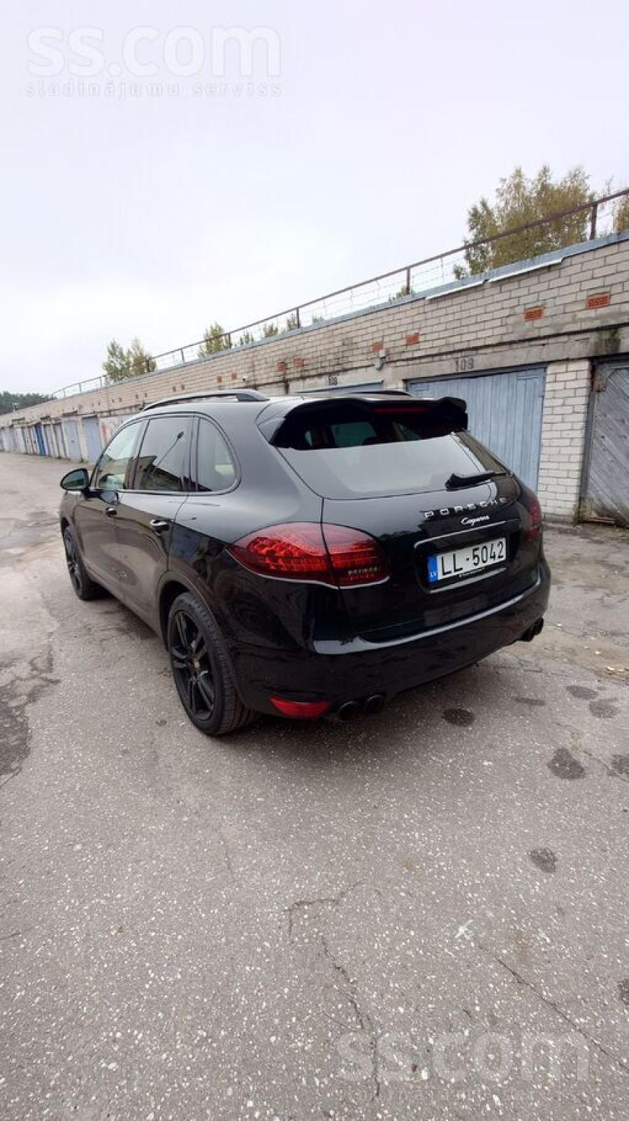 Melns Porsche Cayenne 2012 Rīga, ar dzinēja tilpumu 3.00 L un nobraukumu 220 tūkst. km par 14950 €, foto 6 vietnē AUTOMOTO.COM.LV
