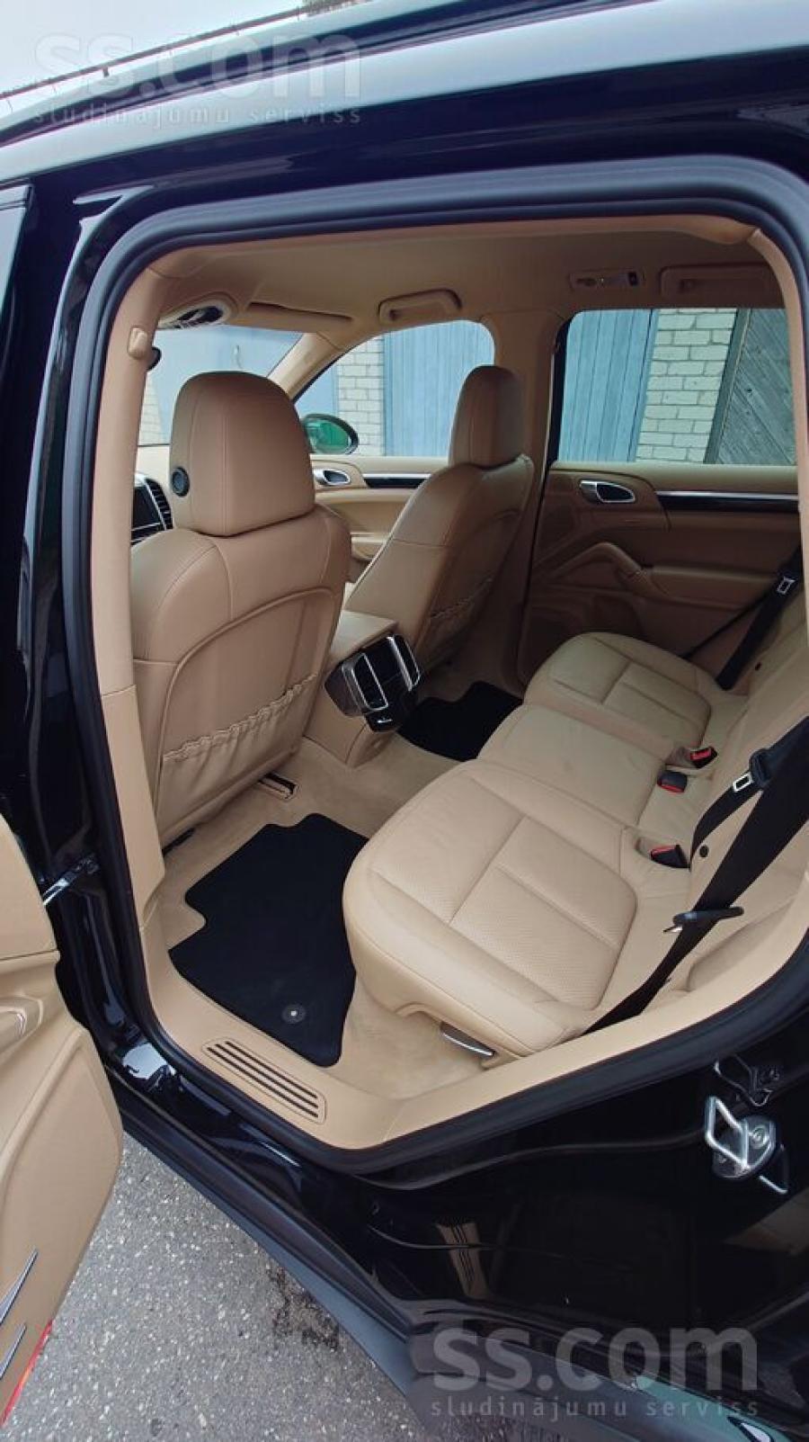 Melns Porsche Cayenne 2012 Rīga, ar dzinēja tilpumu 3.00 L un nobraukumu 220 tūkst. km par 14950 €, foto 9 vietnē AUTOMOTO.COM.LV