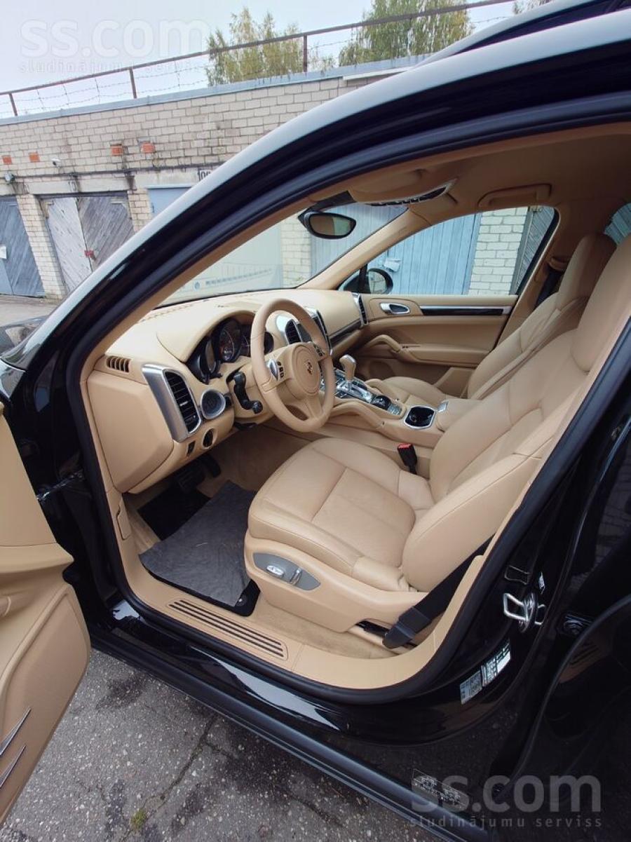 Melns Porsche Cayenne 2012 Rīga, ar dzinēja tilpumu 3.00 L un nobraukumu 220 tūkst. km par 14950 €, foto 10 vietnē AUTOMOTO.COM.LV