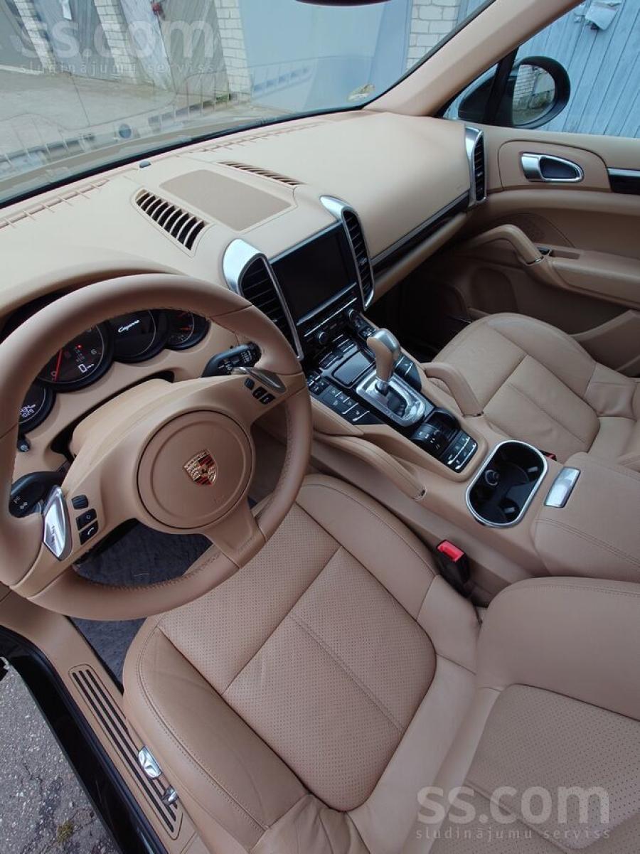 Melns Porsche Cayenne 2012 Rīga, ar dzinēja tilpumu 3.00 L un nobraukumu 220 tūkst. km par 14950 €, foto 11 vietnē AUTOMOTO.COM.LV