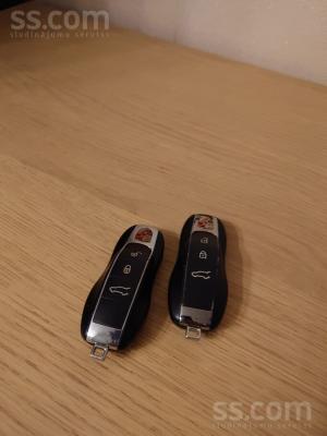 Melns Porsche Cayenne 2012 Rīga, ar dzinēja tilpumu 3.00 L un nobraukumu 220 tūkst. km par 14950 €, foto 18 vietnē AUTOMOTO.COM.LV