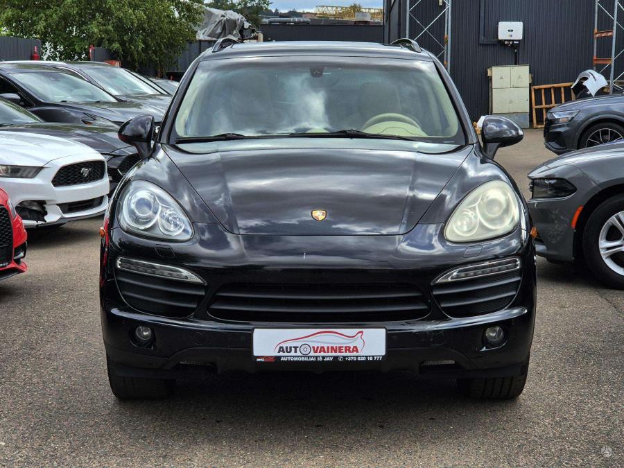 Melns Porsche Cayenne 2012 Viļņa, ar dzinēja tilpumu 4.81 L un nobraukumu 311 tūkst. km par 7450 €, foto 1 vietnē AUTOMOTO.COM.LV
