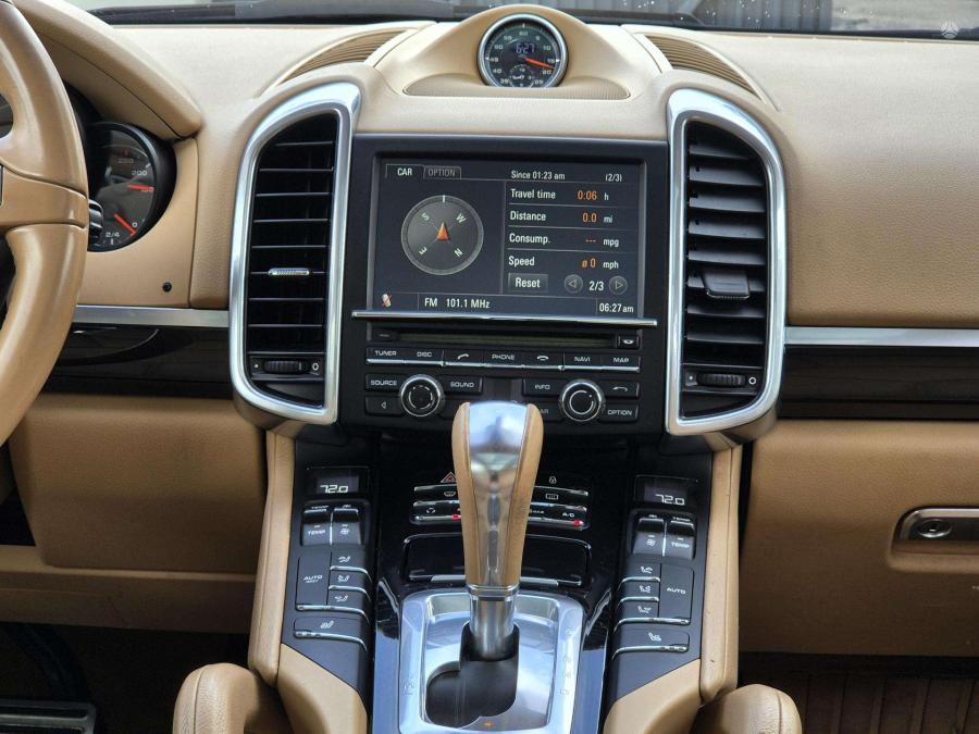 Melns Porsche Cayenne 2012 Viļņa, ar dzinēja tilpumu 4.81 L un nobraukumu 311 tūkst. km par 7450 €, foto 17 vietnē AUTOMOTO.COM.LV