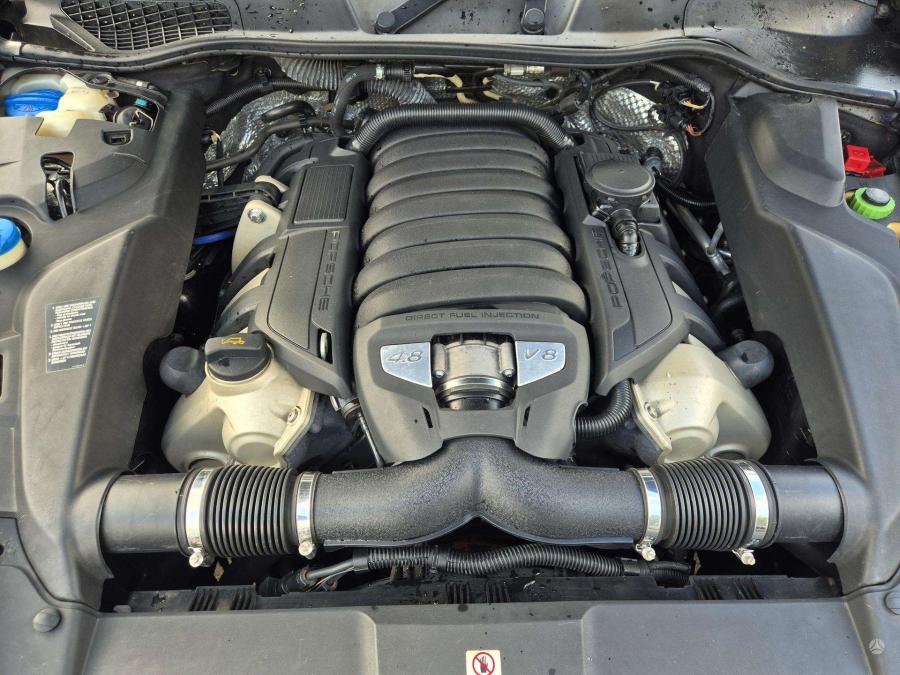 Melns Porsche Cayenne 2012 Viļņa, ar dzinēja tilpumu 4.81 L un nobraukumu 311 tūkst. km par 7450 €, foto 27 vietnē AUTOMOTO.COM.LV
