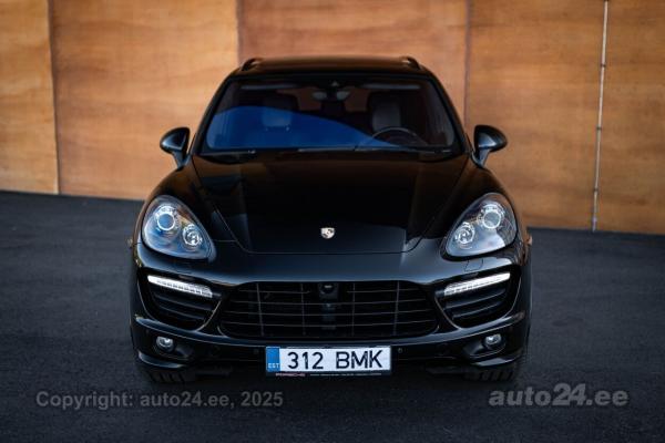 Melns Porsche Cayenne 2013 Tallina, ar dzinēja tilpumu 4.80 L un nobraukumu 235 tūkst. km par 30000 €, foto 11 vietnē AUTOMOTO.COM.LV