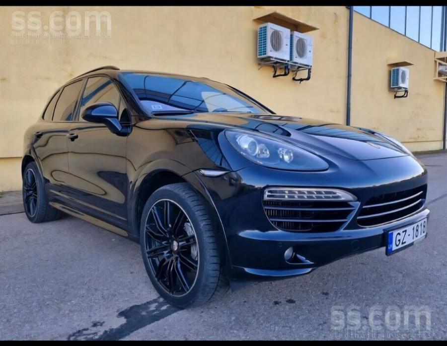 Black Porsche Cayenne 2013 in Talsi, with an engine capacity of 4.20 L and mileage of 219 thousand km for 20000 €, photo 10 on AUTOMOTO.COM.LV