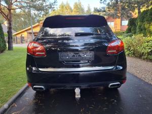 Melns Porsche Cayenne 2013 Kauņa, ar dzinēja tilpumu 2.97 L un nobraukumu 244 tūkst. km par 14300 €, foto 3 vietnē AUTOMOTO.COM.LV