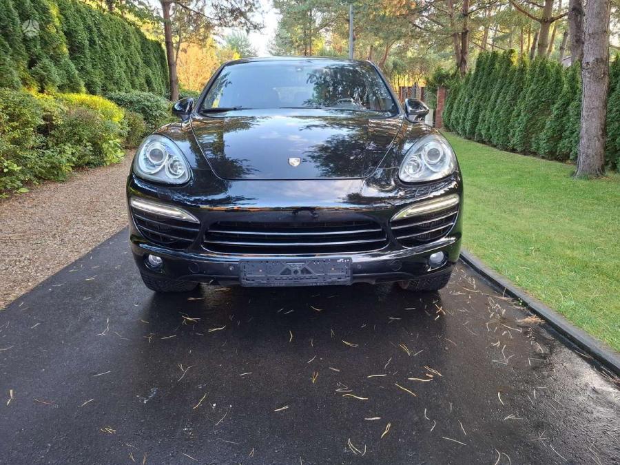 Melns Porsche Cayenne 2013 Kauņa, ar dzinēja tilpumu 2.97 L un nobraukumu 244 tūkst. km par 14300 €, foto 4 vietnē AUTOMOTO.COM.LV