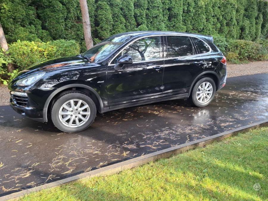 Melns Porsche Cayenne 2013 Kauņa, ar dzinēja tilpumu 2.97 L un nobraukumu 244 tūkst. km par 14300 €, foto 7 vietnē AUTOMOTO.COM.LV