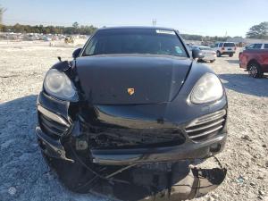 Black Porsche Cayenne 2013 in Vilnius, with an engine capacity of 4.81 L and mileage of 267 thousand km for 6400 €, photo 3 on AUTOMOTO.COM.LV