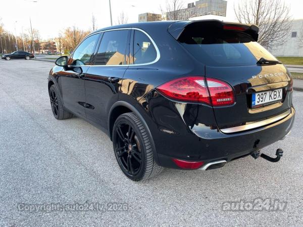 Melns Porsche Cayenne 2013 Tartu, ar dzinēja tilpumu 4.20 L un nobraukumu 250 tūkst. km par 14900 €, foto 4 vietnē AUTOMOTO.COM.LV
