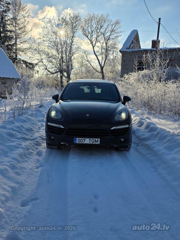 Melns Porsche Cayenne 2013 Tallina, ar dzinēja tilpumu 3.00 L un nobraukumu 283 tūkst. km par 18000 €, foto 1 vietnē AUTOMOTO.COM.LV