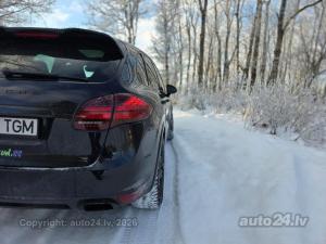 Black Porsche Cayenne 2013 in Tallinn, with an engine capacity of 3.00 L and mileage of 283 thousand km for 18000 €, photo 4 on AUTOMOTO.COM.LV