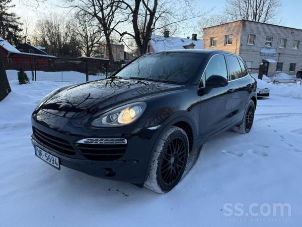 Black Porsche Cayenne 2013 in Riga, with an engine capacity of 3.00 L and mileage of 151 thousand km for 15000 €, photo 8 on AUTOMOTO.COM.LV