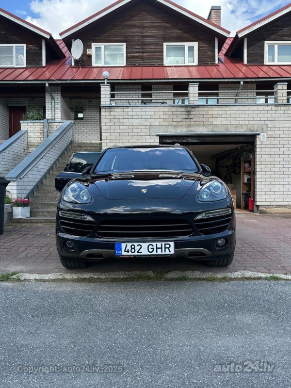 Melns Porsche Cayenne 2013 Paide, ar dzinēja tilpumu 3.00 L un nobraukumu 259 tūkst. km par 14000 €, foto 4 vietnē AUTOMOTO.COM.LV