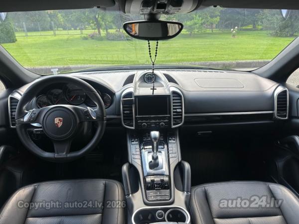 Melns Porsche Cayenne 2013 Paide, ar dzinēja tilpumu 3.00 L un nobraukumu 259 tūkst. km par 14000 €, foto 9 vietnē AUTOMOTO.COM.LV