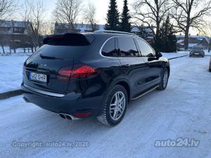 Melns Porsche Cayenne 2013 Paide, ar dzinēja tilpumu 3.00 L un nobraukumu 259 tūkst. km par 14000 €, foto 13 vietnē AUTOMOTO.COM.LV