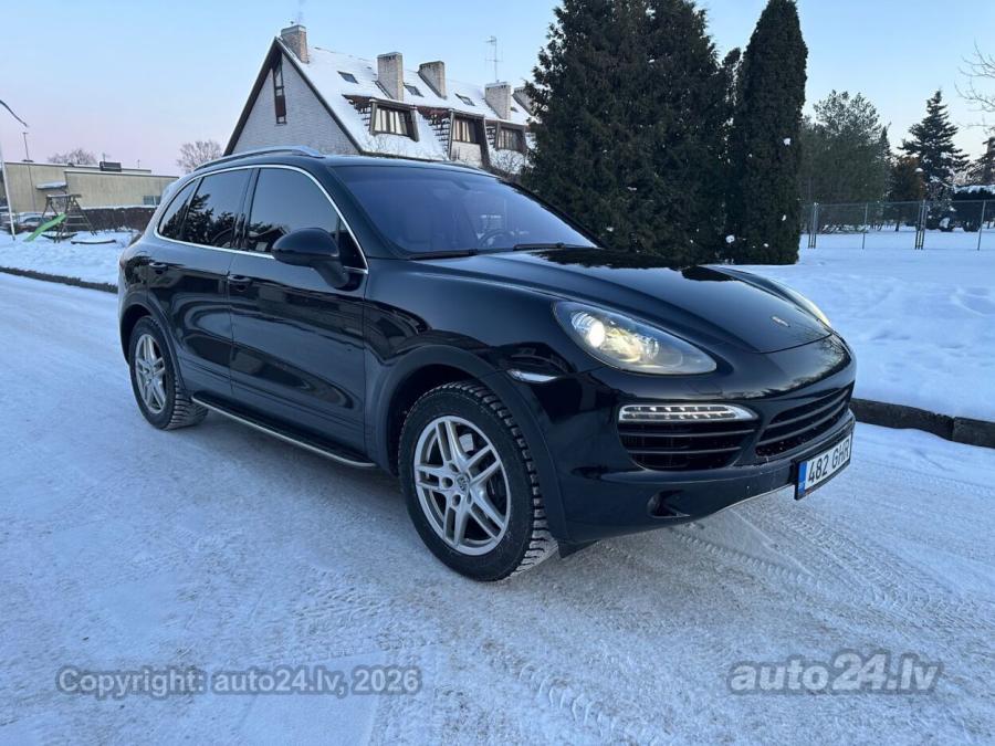 Melns Porsche Cayenne 2013 Paide, ar dzinēja tilpumu 3.00 L un nobraukumu 259 tūkst. km par 14000 €, foto 15 vietnē AUTOMOTO.COM.LV