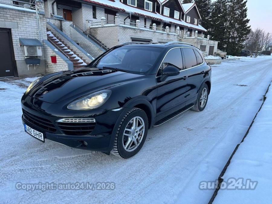 Melns Porsche Cayenne 2013 Paide, ar dzinēja tilpumu 3.00 L un nobraukumu 259 tūkst. km par 14000 €, foto 17 vietnē AUTOMOTO.COM.LV