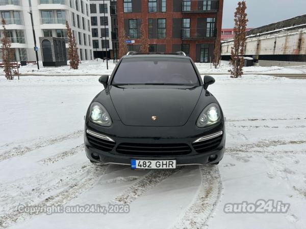 Black Porsche Cayenne 2013 in Tallinn, with an engine capacity of 3.00 L and mileage of 257 thousand km for 17990 €, photo 2 on AUTOMOTO.COM.LV