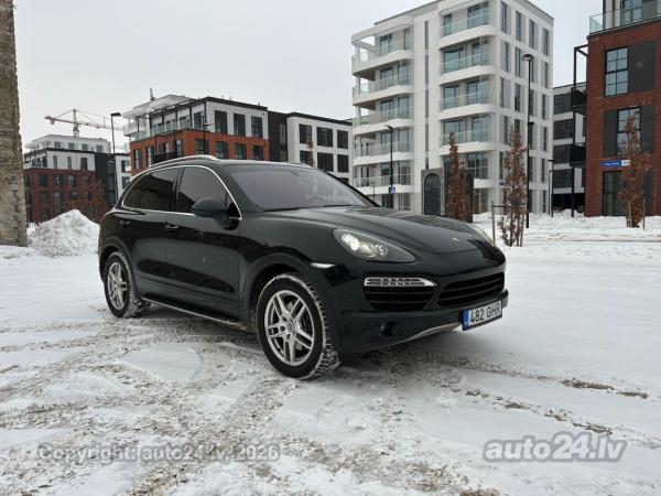 Black Porsche Cayenne 2013 in Tallinn, with an engine capacity of 3.00 L and mileage of 257 thousand km for 17990 €, photo 3 on AUTOMOTO.COM.LV