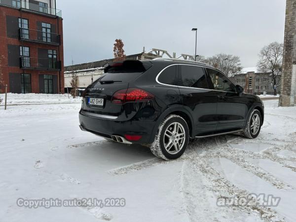 Black Porsche Cayenne 2013 in Tallinn, with an engine capacity of 3.00 L and mileage of 257 thousand km for 17990 €, photo 5 on AUTOMOTO.COM.LV