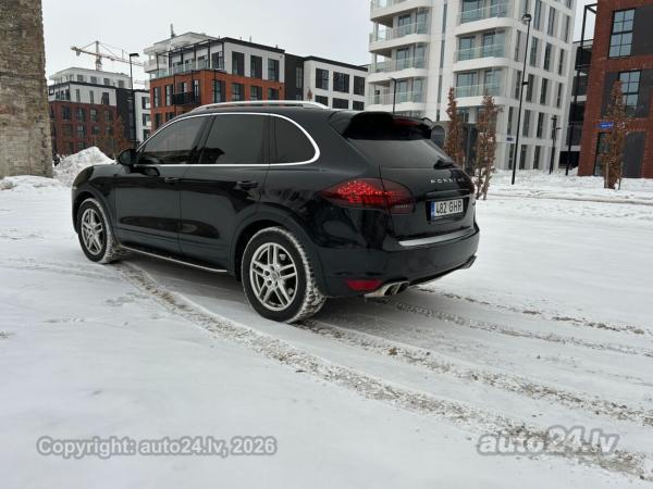 Black Porsche Cayenne 2013 in Tallinn, with an engine capacity of 3.00 L and mileage of 257 thousand km for 17990 €, photo 7 on AUTOMOTO.COM.LV