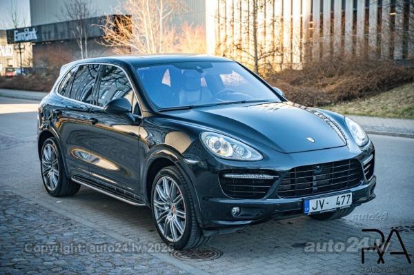 Black Porsche Cayenne 2013 in Riga, with an engine capacity of 4.80 L and mileage of 240 thousand km for 19990 €, photo 3 on AUTOMOTO.COM.LV