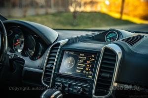 Black Porsche Cayenne 2013 in Riga, with an engine capacity of 4.80 L and mileage of 240 thousand km for 19990 €, photo 10 on AUTOMOTO.COM.LV